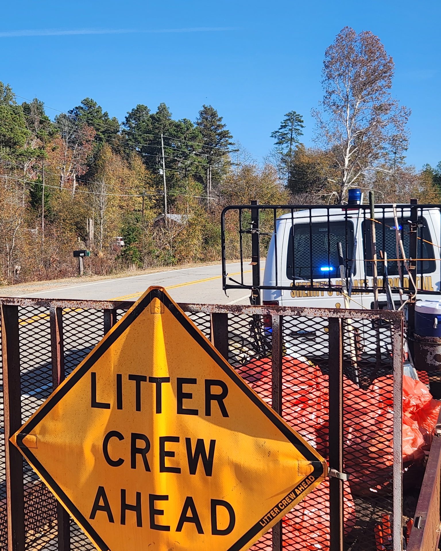Stephens County Sheriff's Office Inmate Litter Detail cleaning up ...